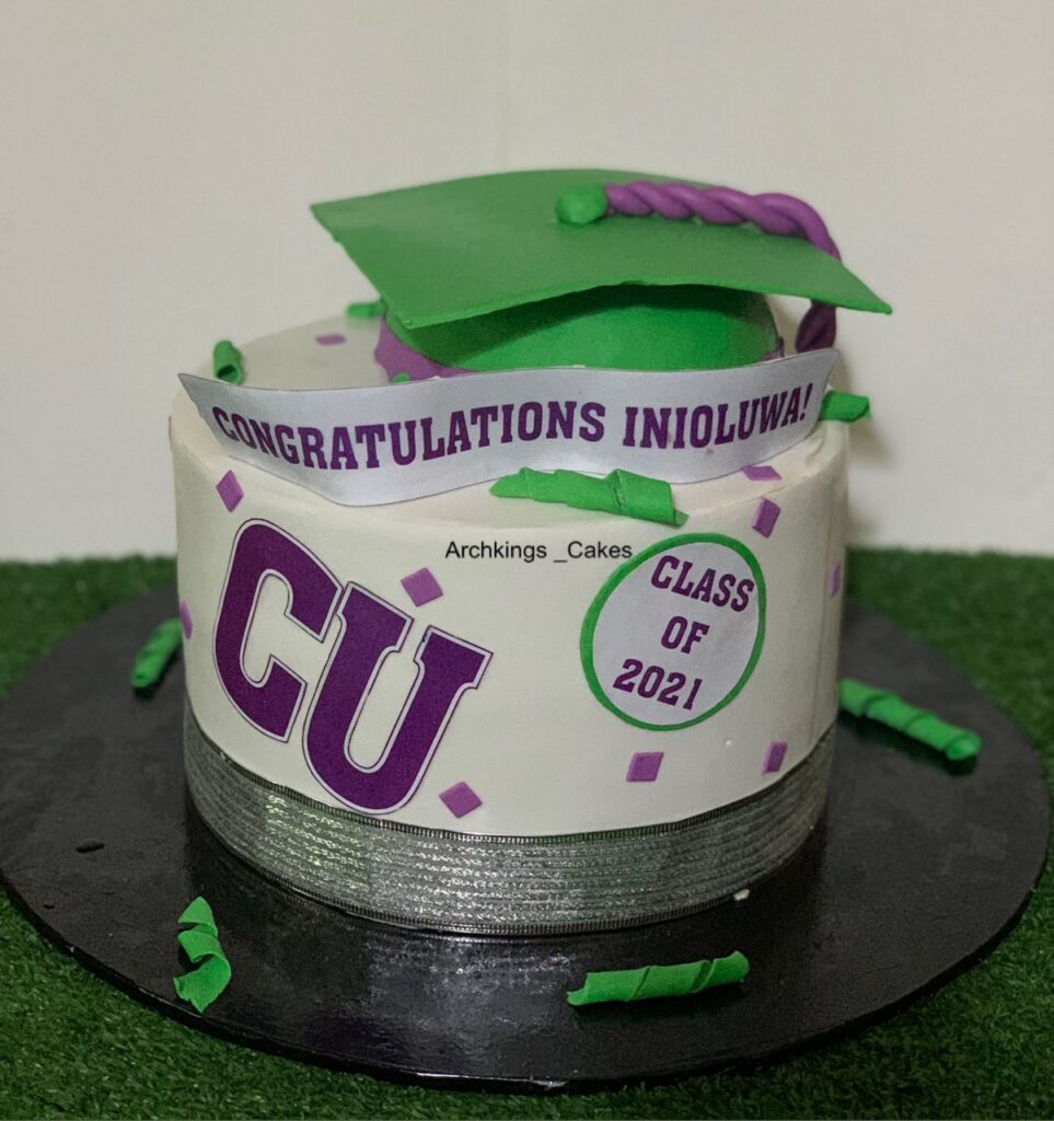Graduation Cake – Archkings Cakes